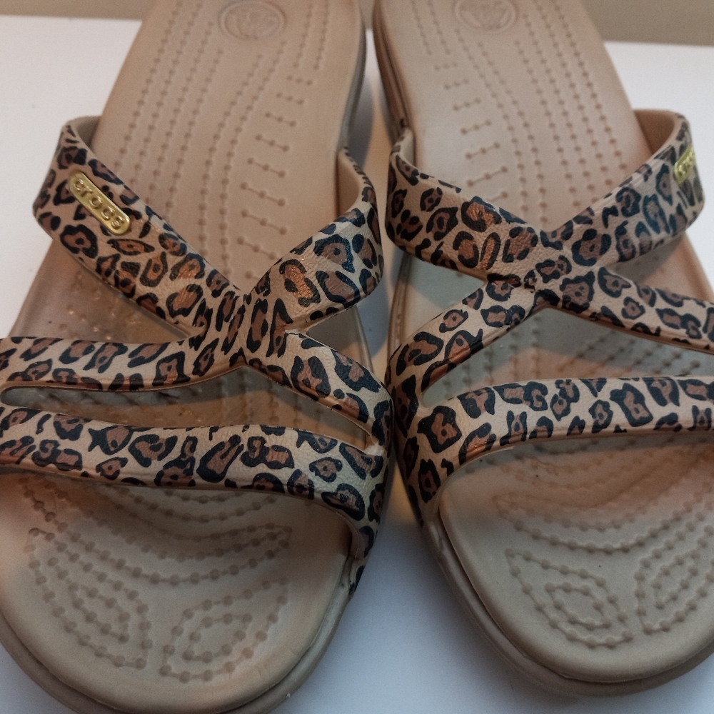 Crocs Patricia Ii Leopard Cheetah Print Wedge Strappy - Gem